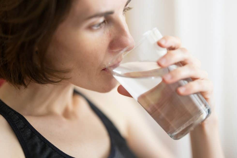 Drinking Water Improves Oral Health and Strengthens Teeth